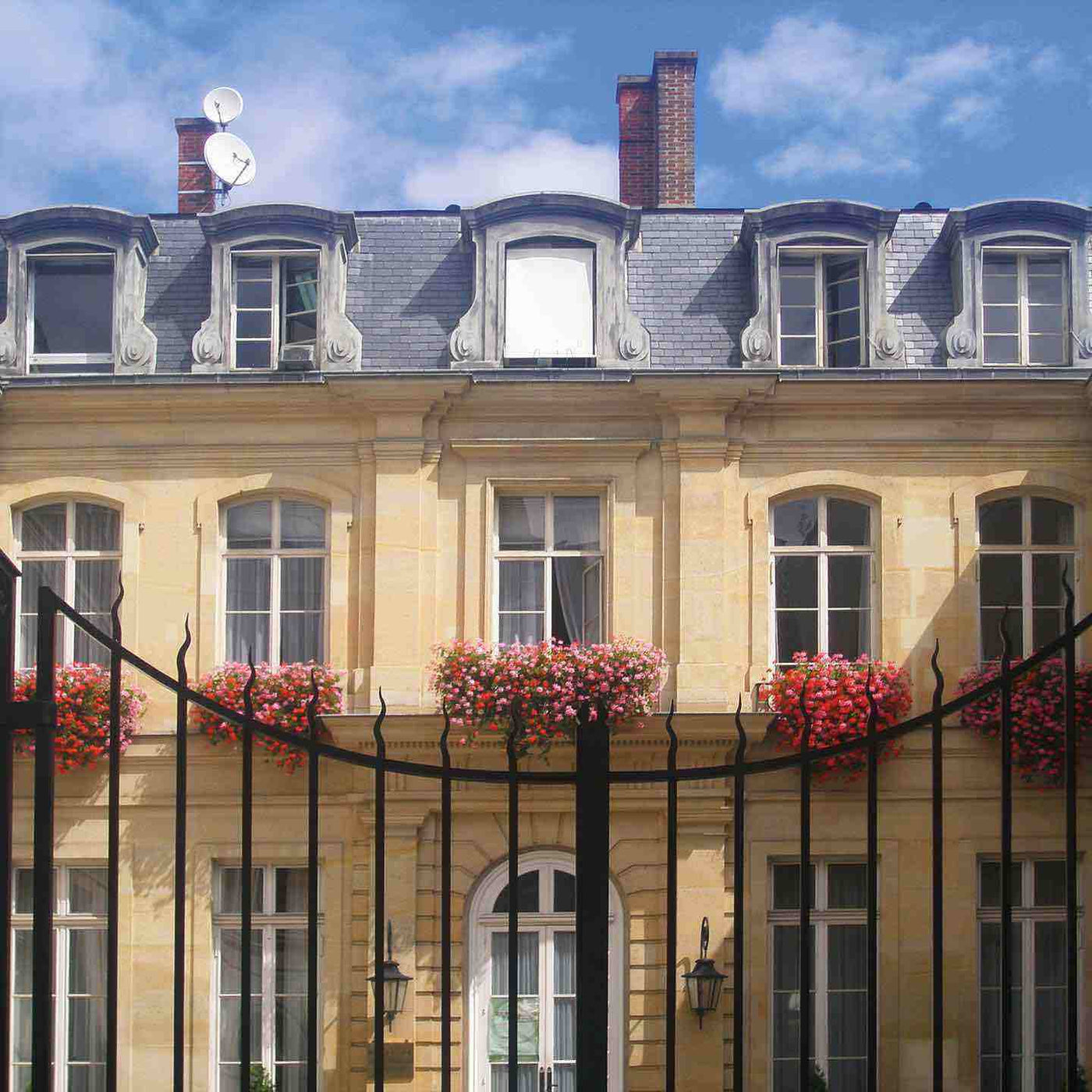 French Formal Mantels - Francois & Co.